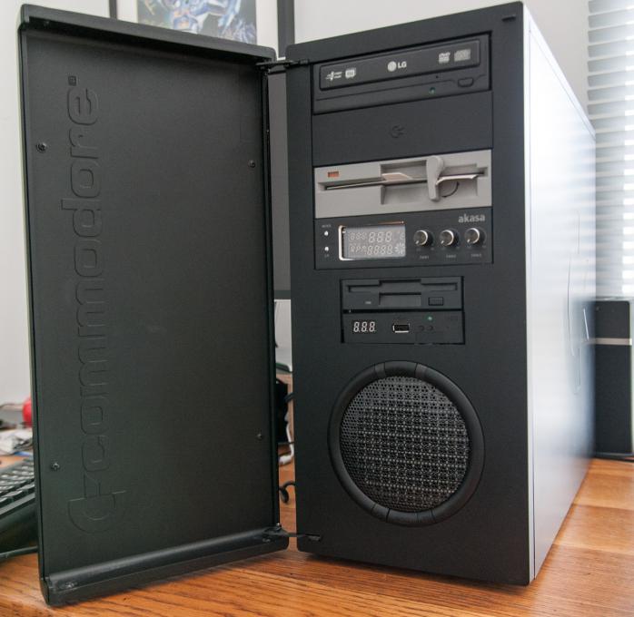 A1200 Commodore PC tower - Amigaportal.cz